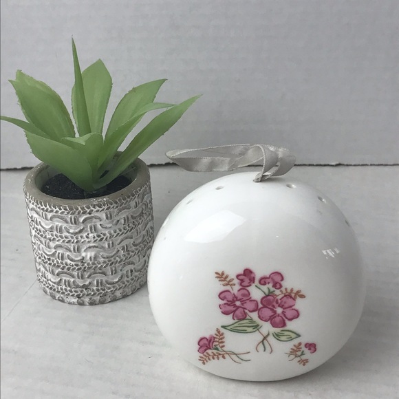 Holiday | Vintage Karen Carson Creations Round Ceramic Pomander Ball ...